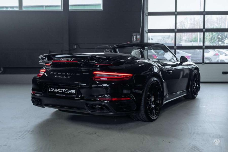 Black Porsche 911 2016 in Vilnius, with an engine capacity of 3.80 L and mileage of 125 thousand km for 109999 €, photo 5 on AUTOMOTO.COM.LV