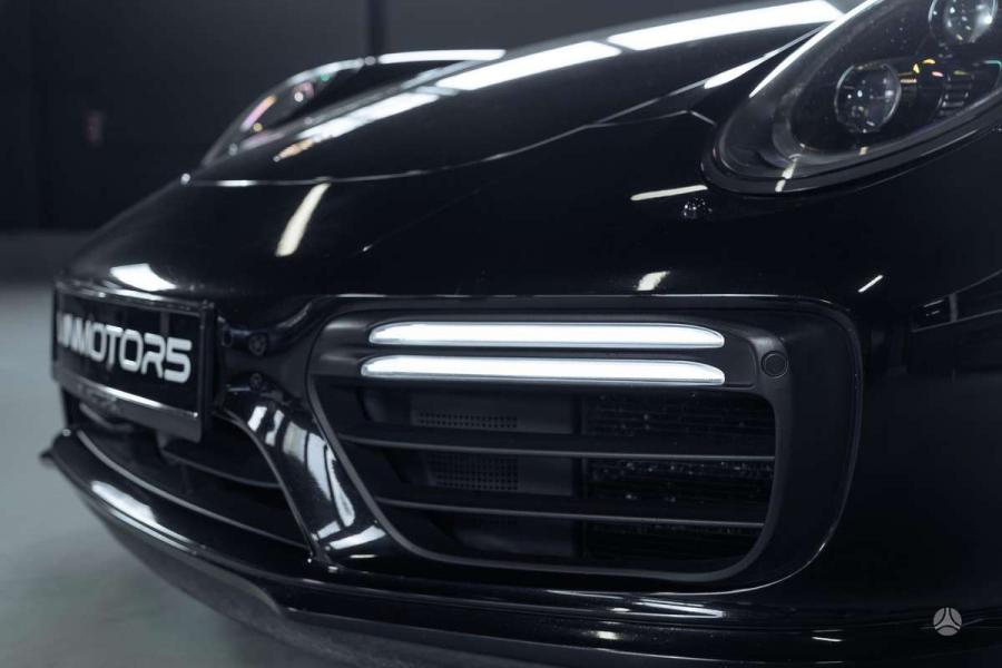 Black Porsche 911 2016 in Vilnius, with an engine capacity of 3.80 L and mileage of 125 thousand km for 109999 €, photo 10 on AUTOMOTO.COM.LV