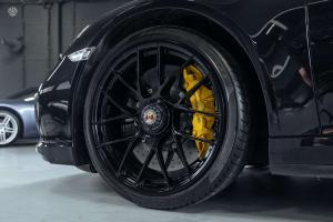 Black Porsche 911 2016 in Vilnius, with an engine capacity of 3.80 L and mileage of 125 thousand km for 109999 €, photo 11 on AUTOMOTO.COM.LV