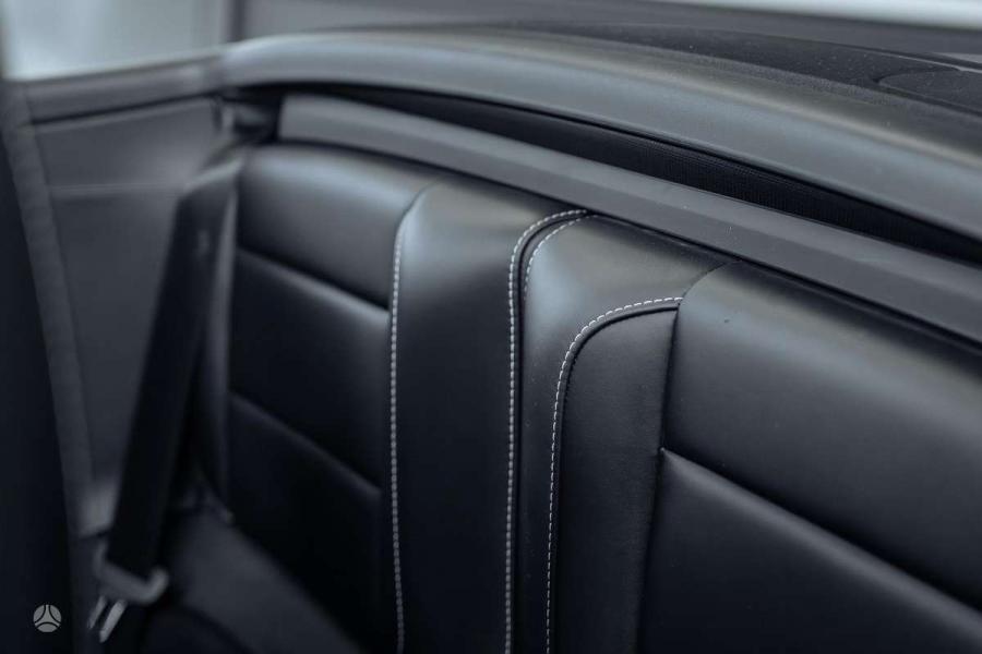 Black Porsche 911 2016 in Vilnius, with an engine capacity of 3.80 L and mileage of 125 thousand km for 109999 €, photo 38 on AUTOMOTO.COM.LV