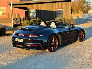 Melns Porsche 911 2020 Kauņa, ar dzinēja tilpumu 2.98 L un nobraukumu 6 tūkst. km par 99000 €, foto 3 vietnē AUTOMOTO.COM.LV