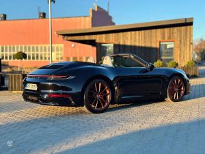 Melns Porsche 911 2020 Kauņa, ar dzinēja tilpumu 2.98 L un nobraukumu 6 tūkst. km par 99000 €, foto 4 vietnē AUTOMOTO.COM.LV