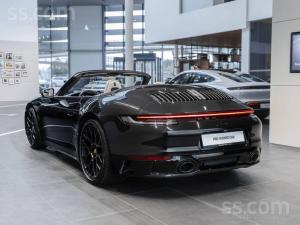Черный Порше 911 2023 в Рига, объемом двигателя 3.00 л и пробегом 52 тыс. км за 150000 €, фото 8 на AUTOMOTO.COM.LV