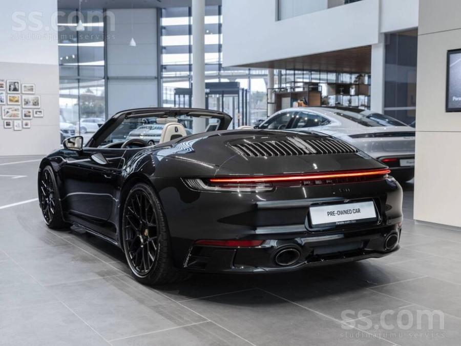 Черный Порше 911 2023 в Рига, объемом двигателя 3.00 л и пробегом 52 тыс. км за 150000 €, фото 8 на AUTOMOTO.COM.LV