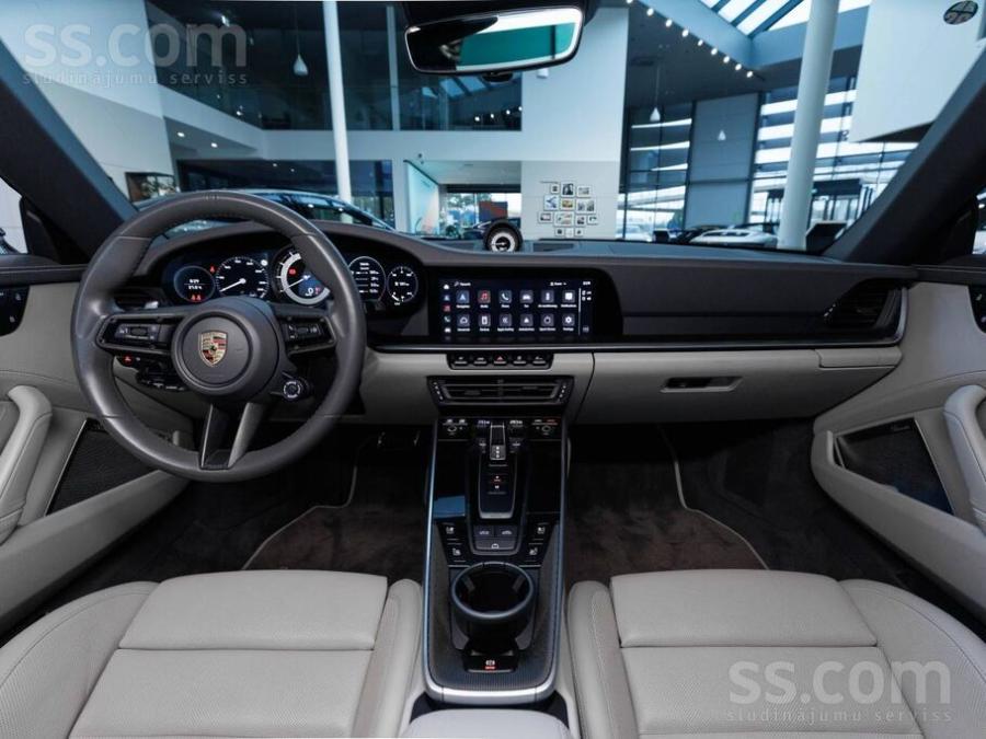 Черный Порше 911 2023 в Рига, объемом двигателя 3.00 л и пробегом 52 тыс. км за 150000 €, фото 24 на AUTOMOTO.COM.LV