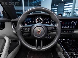Черный Порше 911 2023 в Рига, объемом двигателя 3.00 л и пробегом 52 тыс. км за 150000 €, фото 33 на AUTOMOTO.COM.LV