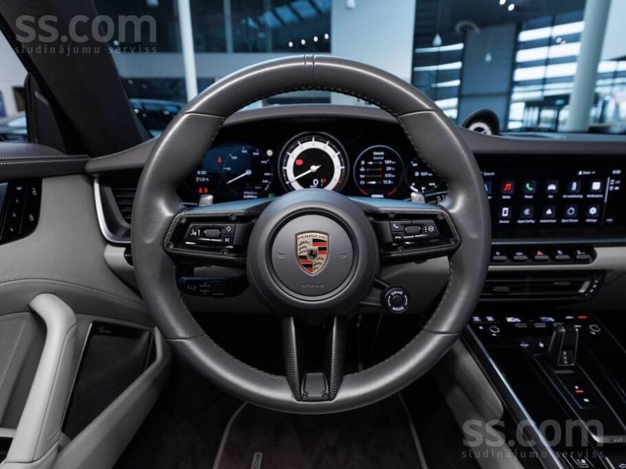 Черный Порше 911 2023 в Рига, объемом двигателя 3.00 л и пробегом 52 тыс. км за 150000 €, фото 33 на AUTOMOTO.COM.LV