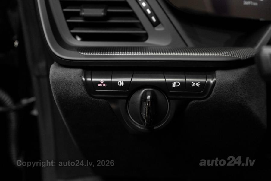 Melns Porsche 911 2024 Rīga, ar dzinēja tilpumu 3.00 L un nobraukumu 4 tūkst. km par 169000 €, foto 20 vietnē AUTOMOTO.COM.LV