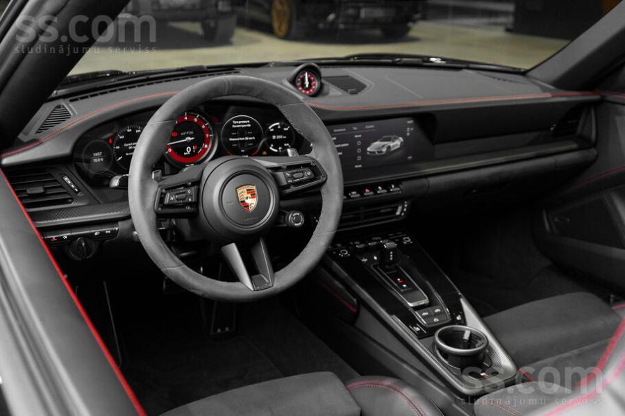 Melns Porsche 911 2024 Rīga, ar dzinēja tilpumu 3.00 L un nobraukumu 4 tūkst. km par 169000 €, foto 11 vietnē AUTOMOTO.COM.LV