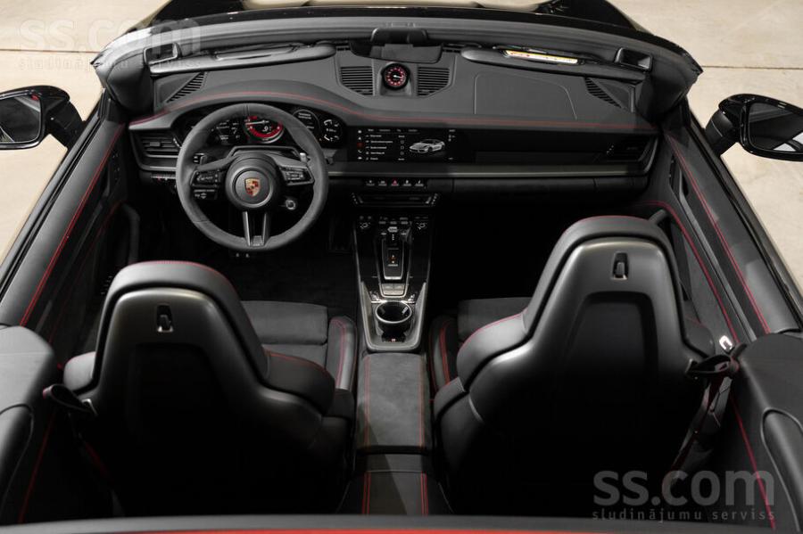 Melns Porsche 911 2024 Rīga, ar dzinēja tilpumu 3.00 L un nobraukumu 4 tūkst. km par 169000 €, foto 12 vietnē AUTOMOTO.COM.LV