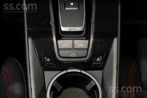 Melns Porsche 911 2024 Rīga, ar dzinēja tilpumu 3.00 L un nobraukumu 4 tūkst. km par 169000 €, foto 32 vietnē AUTOMOTO.COM.LV
