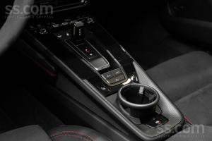 Melns Porsche 911 2024 Rīga, ar dzinēja tilpumu 3.00 L un nobraukumu 4 tūkst. km par 169000 €, foto 34 vietnē AUTOMOTO.COM.LV