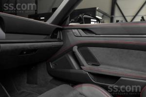 Melns Porsche 911 2024 Rīga, ar dzinēja tilpumu 3.00 L un nobraukumu 4 tūkst. km par 169000 €, foto 35 vietnē AUTOMOTO.COM.LV