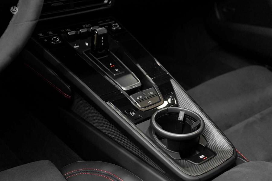 Черный Порше 911 2024 в Рига, объемом двигателя 2.98 л и пробегом 4 тыс. км за 169000 €, фото 33 на AUTOMOTO.COM.LV
