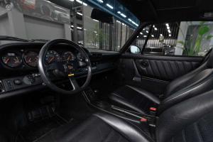 Black Porsche 911 1991 in Riga, with an engine capacity of 3.60 L and mileage of 92 thousand km for 95000 €, photo 12 on AUTOMOTO.COM.LV