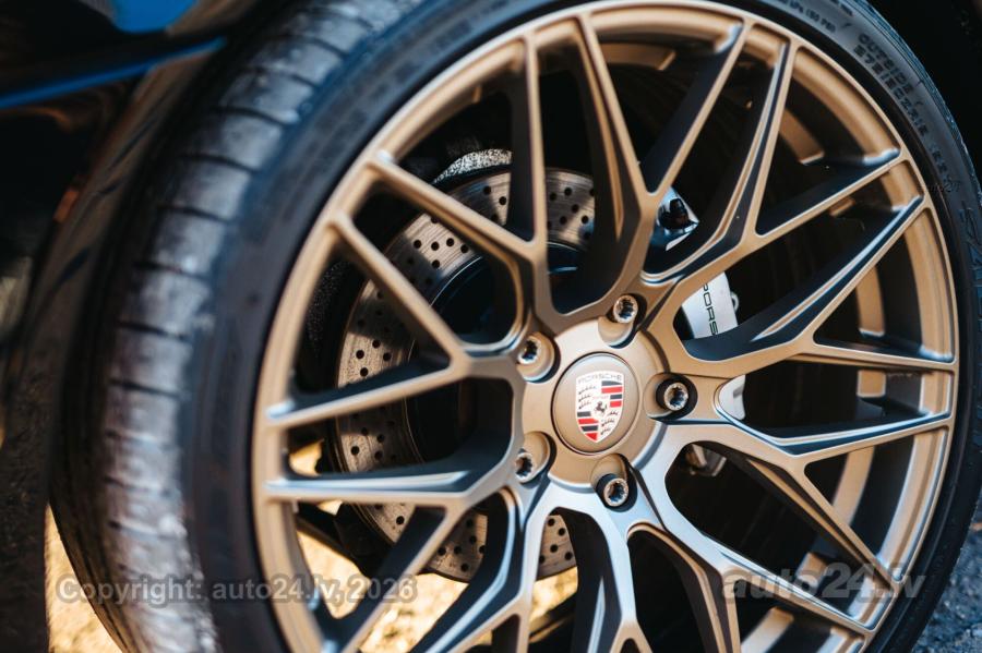 Melns Porsche 911 1999 Tallina, ar dzinēja tilpumu 3.40 L un nobraukumu 262 tūkst. km par 28500 €, foto 4 vietnē AUTOMOTO.COM.LV