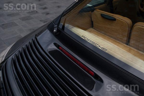 Black Porsche 911 2000 in Riga, with an engine capacity of 3.40 L and mileage of 90 thousand km for 36999 €, photo 5 on AUTOMOTO.COM.LV