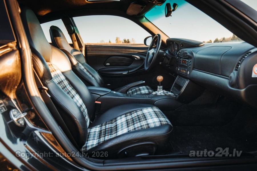 Melns Porsche 911 2000 Tartu, ar dzinēja tilpumu 3.40 L un nobraukumu 237 tūkst. km par 37999 €, foto 7 vietnē AUTOMOTO.COM.LV