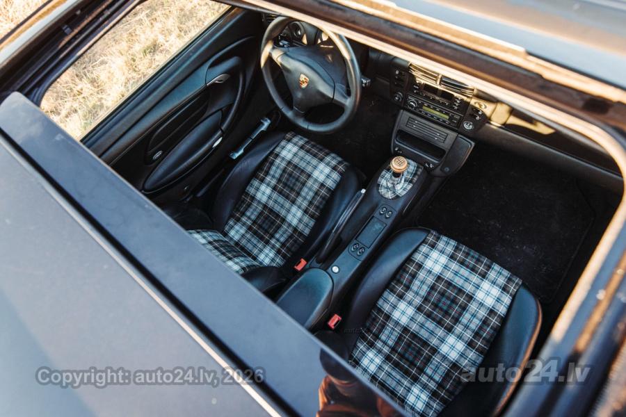 Melns Porsche 911 2000 Tartu, ar dzinēja tilpumu 3.40 L un nobraukumu 237 tūkst. km par 37999 €, foto 15 vietnē AUTOMOTO.COM.LV