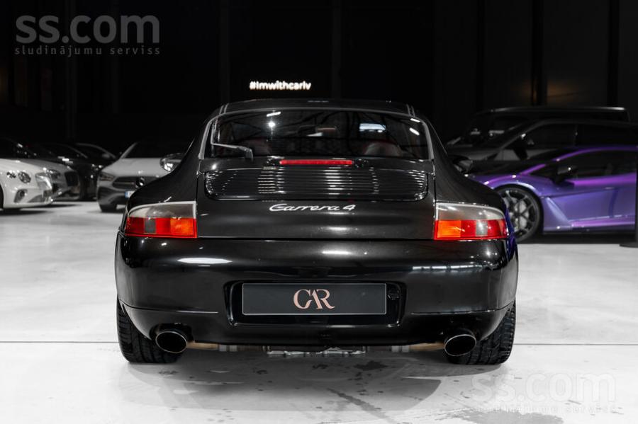 Melns Porsche 911 2000 Rīga, ar dzinēja tilpumu 3.40 L un nobraukumu 180 tūkst. km par 27000 €, foto 6 vietnē AUTOMOTO.COM.LV
