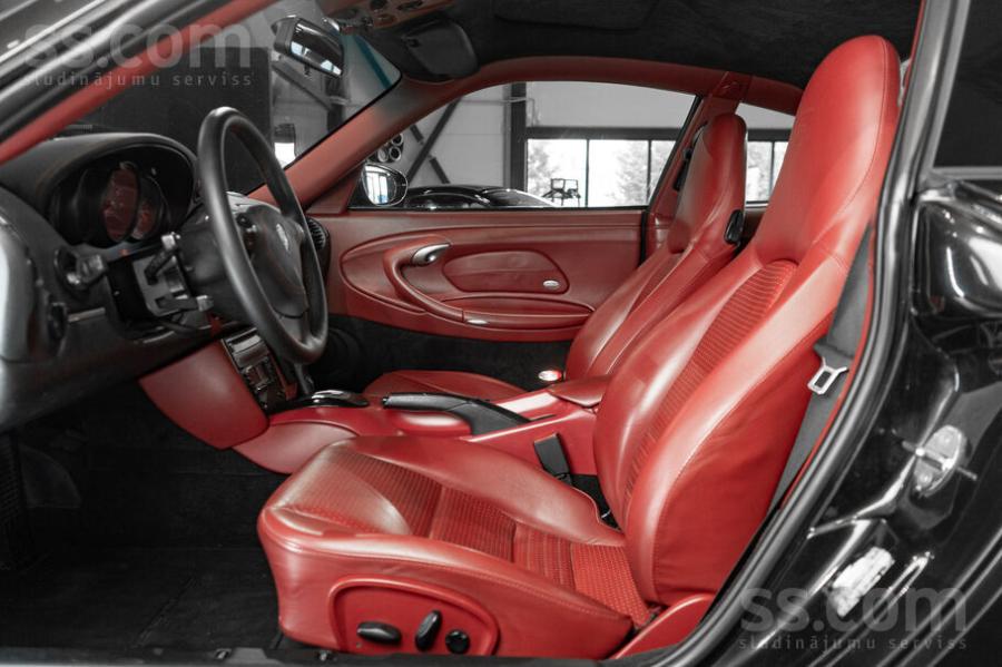 Melns Porsche 911 2000 Rīga, ar dzinēja tilpumu 3.40 L un nobraukumu 180 tūkst. km par 27000 €, foto 9 vietnē AUTOMOTO.COM.LV