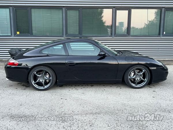 Черный Порше 911 2002 в Таллин, объемом двигателя 3.60 л и пробегом 236 тыс. км за 25990 €, фото 6 на AUTOMOTO.COM.LV