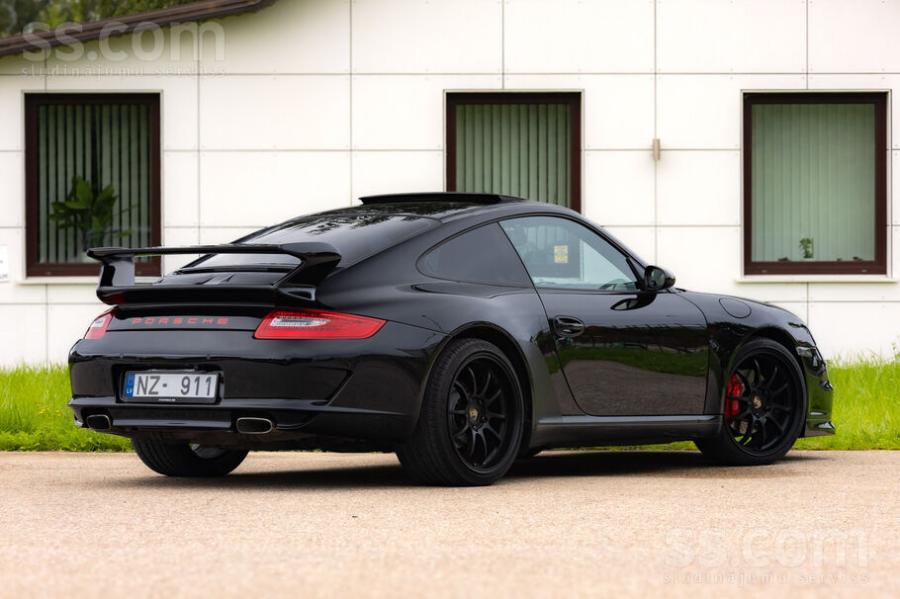 Black Porsche 911 2004 in Jelgava, with an engine capacity of 3.60 L and mileage of 140 thousand km for 35022 €, photo 6 on AUTOMOTO.COM.LV