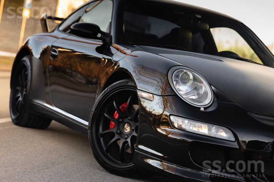 Black Porsche 911 2004 in Jelgava, with an engine capacity of 3.60 L and mileage of 140 thousand km for 35022 €, photo 9 on AUTOMOTO.COM.LV