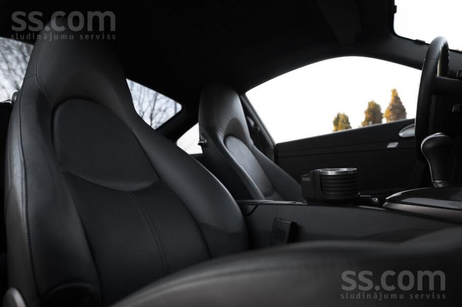Black Porsche 911 2004 in Jelgava, with an engine capacity of 3.60 L and mileage of 140 thousand km for 35022 €, photo 11 on AUTOMOTO.COM.LV