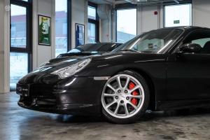 Черный Порше 911 2004 в Каунас, объемом двигателя 3.60 л и пробегом 81 тыс. км за 84450 €, фото 7 на AUTOMOTO.COM.LV