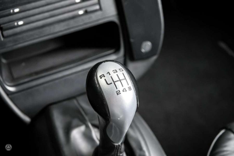 Черный Порше 911 2004 в Каунас, объемом двигателя 3.60 л и пробегом 81 тыс. км за 84450 €, фото 27 на AUTOMOTO.COM.LV