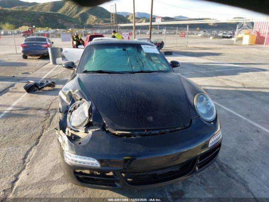 Black Porsche 911 2005 in Klaipeda, with an engine capacity of 3.60 L and mileage of 223 thousand km for 11000 €, photo 12 on AUTOMOTO.COM.LV