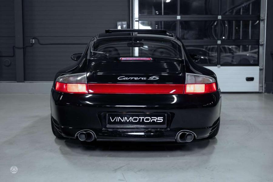 Melns Porsche 911 2005 Viļņa, ar dzinēja tilpumu 3.60 L un nobraukumu 115 tūkst. km par 37000 €, foto 6 vietnē AUTOMOTO.COM.LV