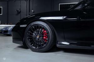 Melns Porsche 911 2005 Viļņa, ar dzinēja tilpumu 3.60 L un nobraukumu 115 tūkst. km par 37000 €, foto 9 vietnē AUTOMOTO.COM.LV
