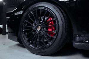 Melns Porsche 911 2005 Viļņa, ar dzinēja tilpumu 3.60 L un nobraukumu 115 tūkst. km par 37000 €, foto 10 vietnē AUTOMOTO.COM.LV