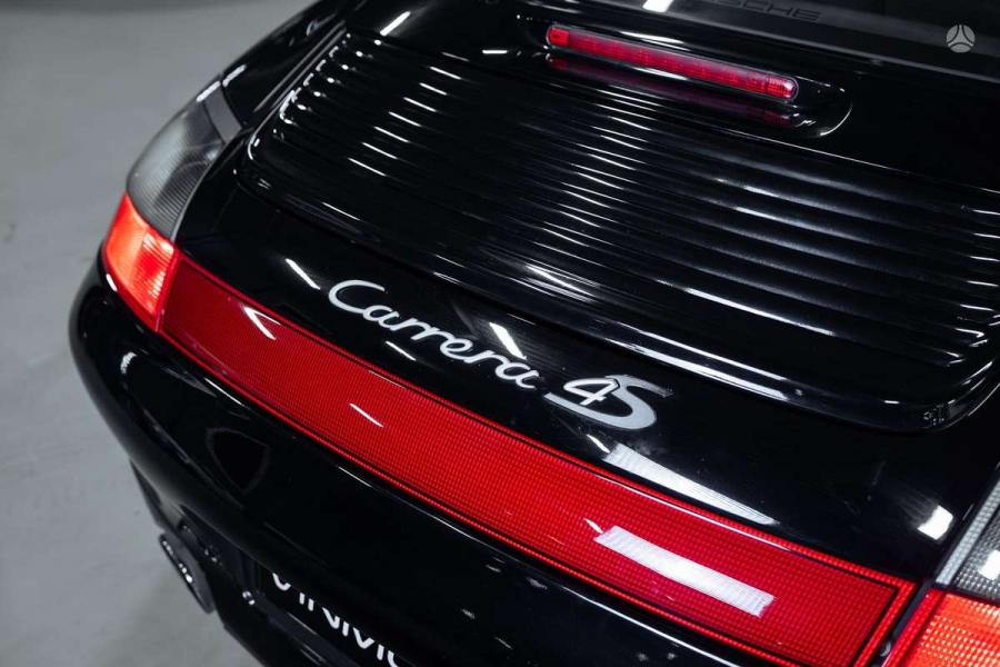 Melns Porsche 911 2005 Viļņa, ar dzinēja tilpumu 3.60 L un nobraukumu 115 tūkst. km par 37000 €, foto 15 vietnē AUTOMOTO.COM.LV