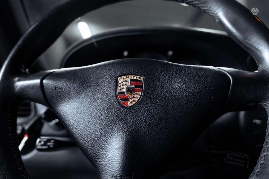 Melns Porsche 911 2005 Viļņa, ar dzinēja tilpumu 3.60 L un nobraukumu 115 tūkst. km par 37000 €, foto 25 vietnē AUTOMOTO.COM.LV