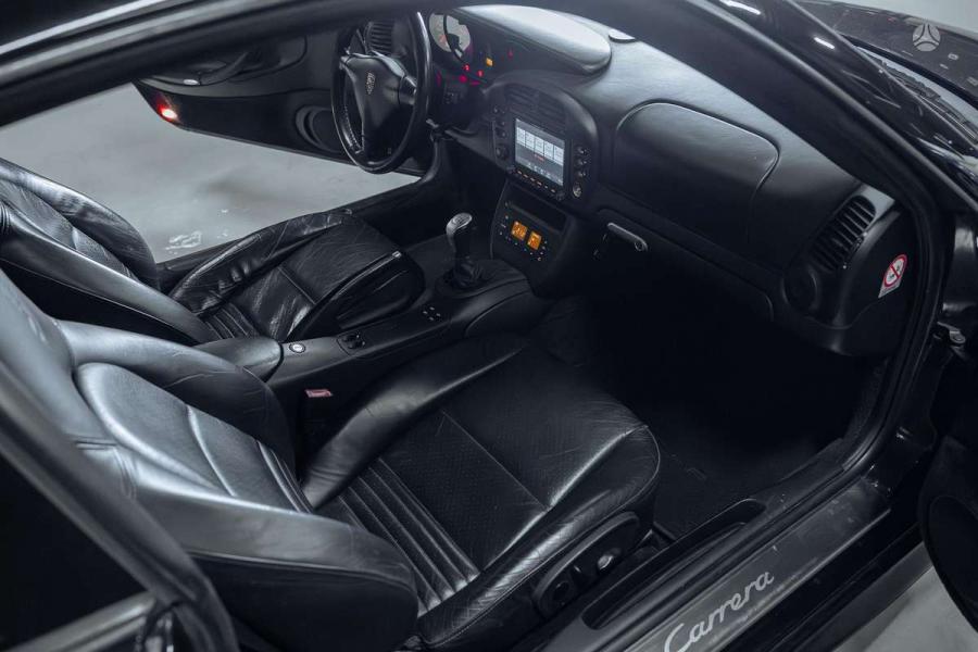 Melns Porsche 911 2005 Viļņa, ar dzinēja tilpumu 3.60 L un nobraukumu 115 tūkst. km par 37000 €, foto 28 vietnē AUTOMOTO.COM.LV