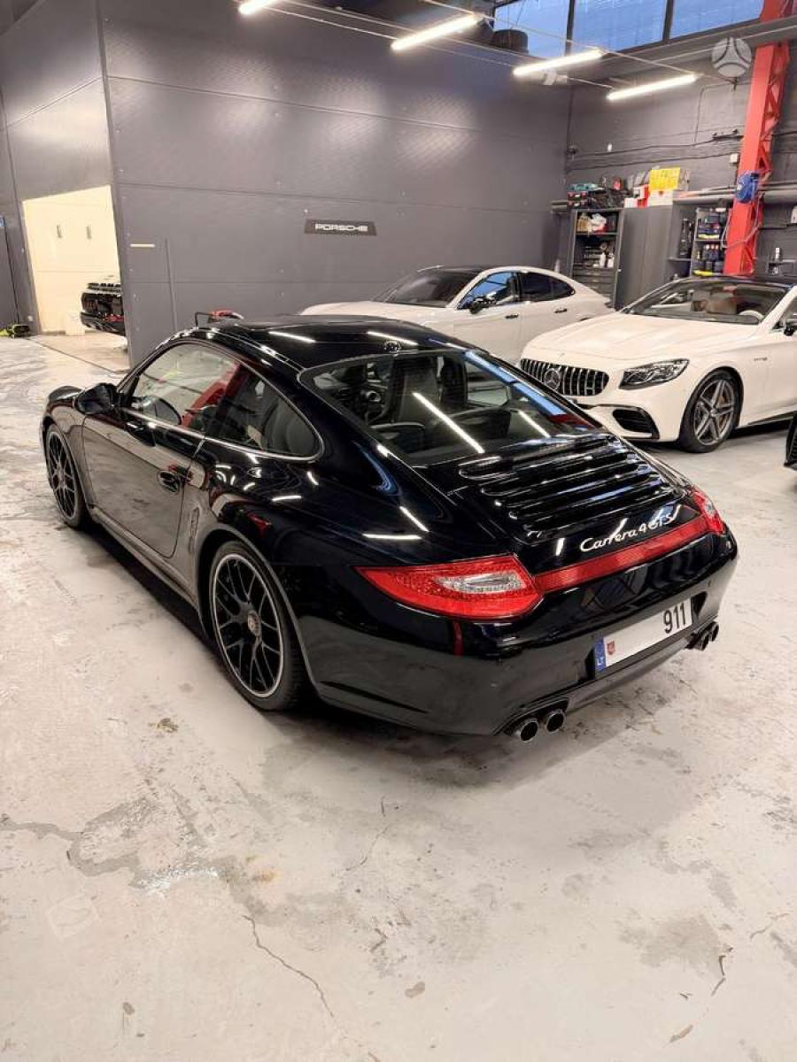 Melns Porsche 911 2012 Viļņa, ar dzinēja tilpumu 3.80 L un nobraukumu 85 tūkst. km par 77000 €, foto 3 vietnē AUTOMOTO.COM.LV