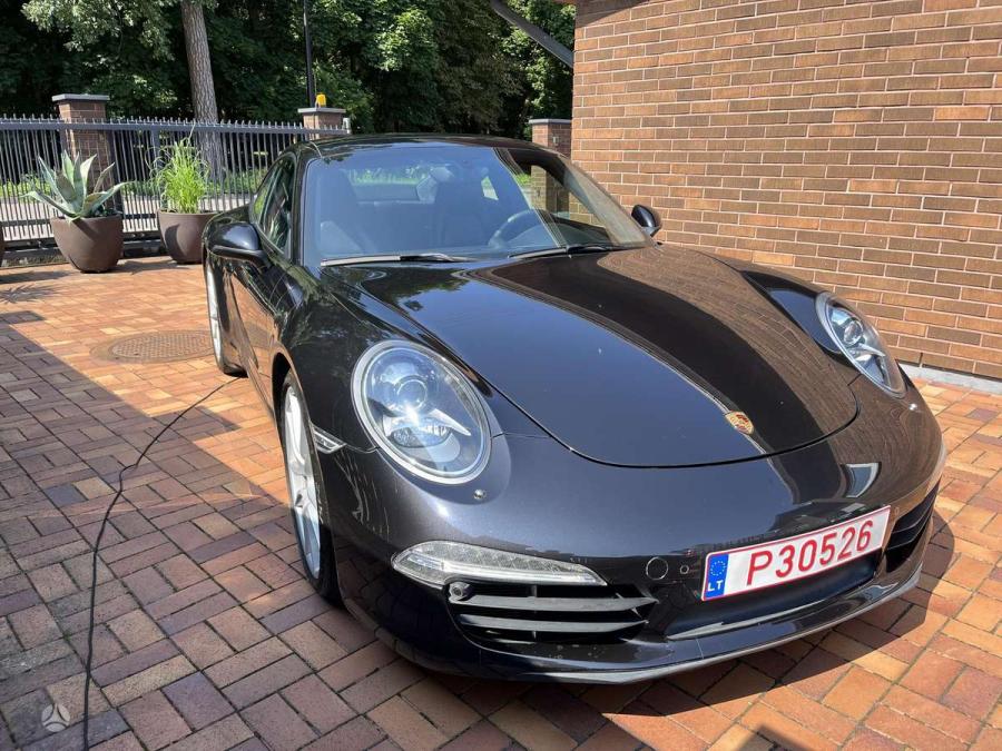Black Porsche 911 2013 in Alytus, with an engine capacity of 3.80 L and mileage of 59 thousand km for 59290 €, photo 4 on AUTOMOTO.COM.LV