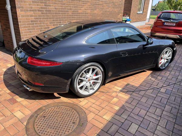 Черный Порше 911 2013 в Алитус, объемом двигателя 3.80 л и пробегом 59 тыс. км за 59290 €, фото 4 на AUTOMOTO.COM.LV