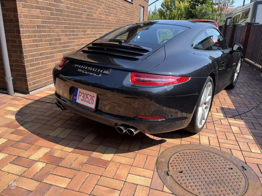 Black Porsche 911 2013 in Alytus, with an engine capacity of 3.80 L and mileage of 59 thousand km for 59290 €, photo 6 on AUTOMOTO.COM.LV
