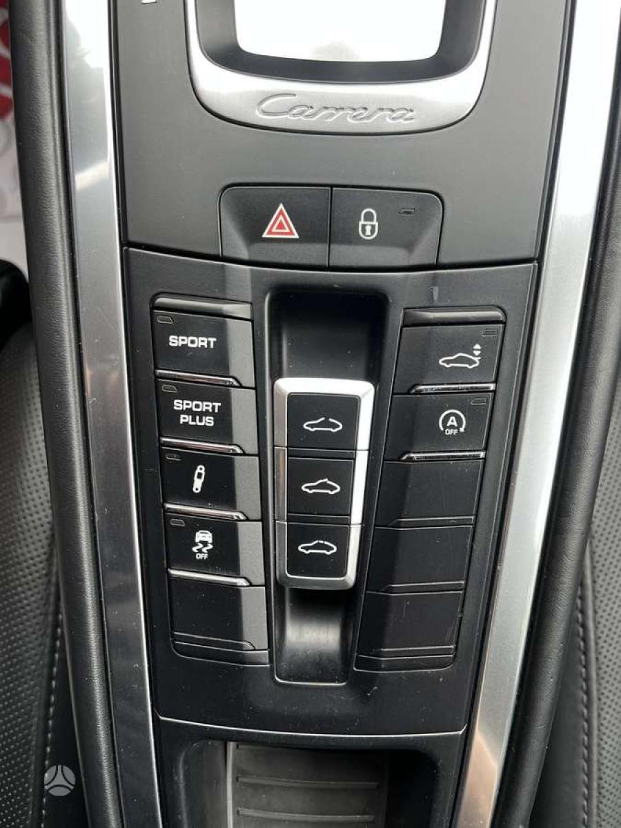 Black Porsche 911 2013 in Alytus, with an engine capacity of 3.80 L and mileage of 59 thousand km for 59290 €, photo 19 on AUTOMOTO.COM.LV