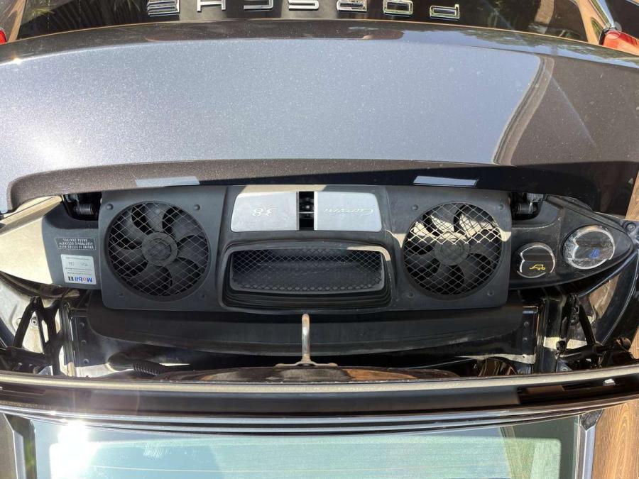 Black Porsche 911 2013 in Alytus, with an engine capacity of 3.80 L and mileage of 59 thousand km for 59290 €, photo 29 on AUTOMOTO.COM.LV