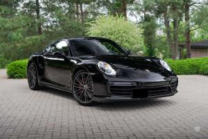 Black Porsche 911 2017 in Kaunas, with an engine capacity of 3.80 L and mileage of 20 thousand km for 116000 €, photo 3 on AUTOMOTO.COM.LV
