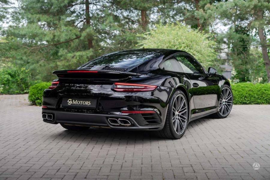 Black Porsche 911 2017 in Kaunas, with an engine capacity of 3.80 L and mileage of 20 thousand km for 116000 €, photo 6 on AUTOMOTO.COM.LV