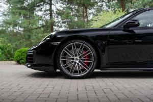 Black Porsche 911 2017 in Kaunas, with an engine capacity of 3.80 L and mileage of 20 thousand km for 116000 €, photo 7 on AUTOMOTO.COM.LV