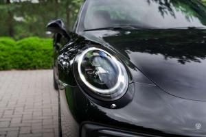 Black Porsche 911 2017 in Kaunas, with an engine capacity of 3.80 L and mileage of 20 thousand km for 116000 €, photo 9 on AUTOMOTO.COM.LV