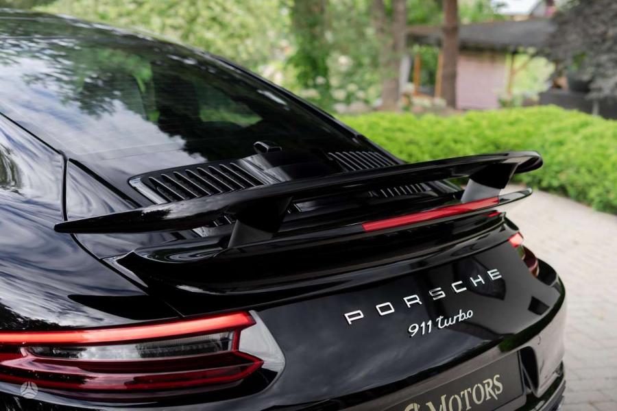Black Porsche 911 2017 in Kaunas, with an engine capacity of 3.80 L and mileage of 20 thousand km for 116000 €, photo 11 on AUTOMOTO.COM.LV