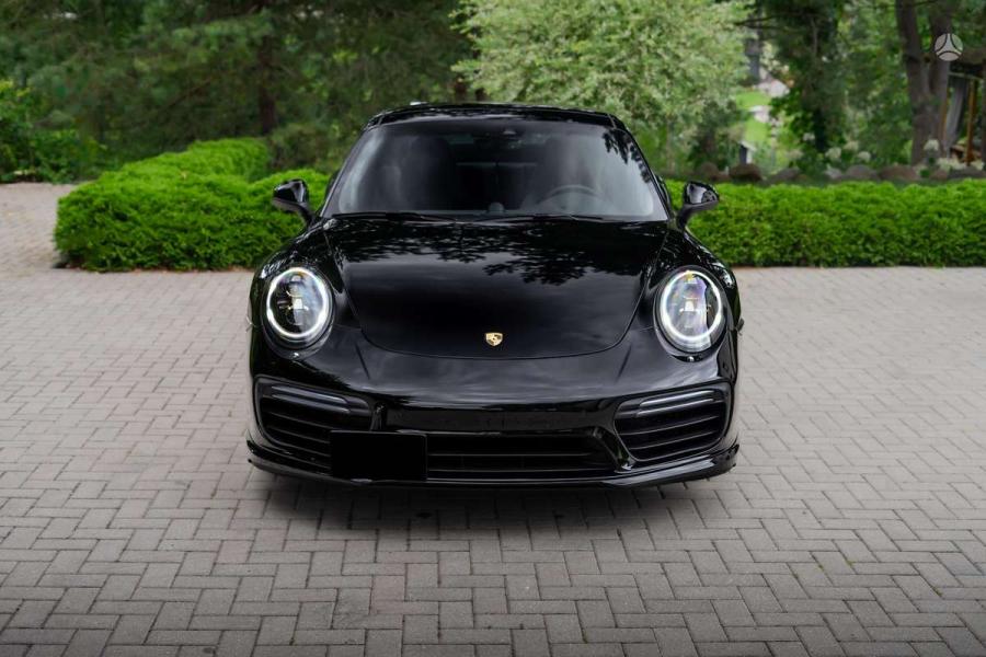 Black Porsche 911 2017 in Kaunas, with an engine capacity of 3.80 L and mileage of 20 thousand km for 116000 €, photo 13 on AUTOMOTO.COM.LV